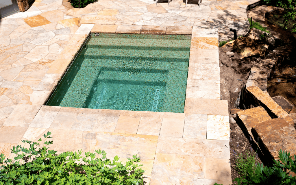 Custom Tiled Spas in Colorado | Colorado Poolscapes